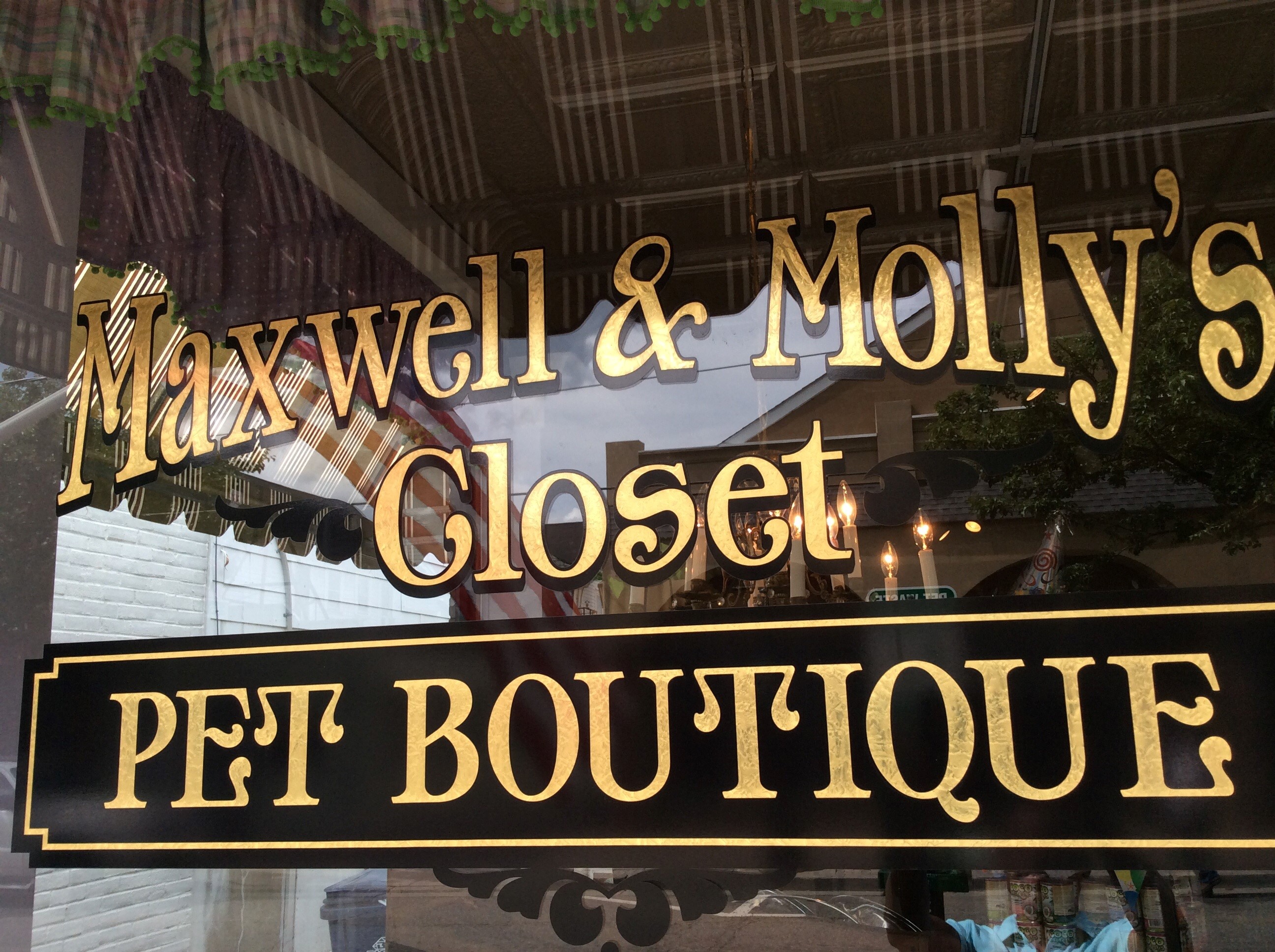 Maxwell & Molly's Closet - Newton, NJ - Pet Supplies