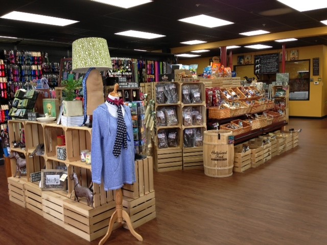 Hollywood Feed - Memphis, TN - Pet Supplies